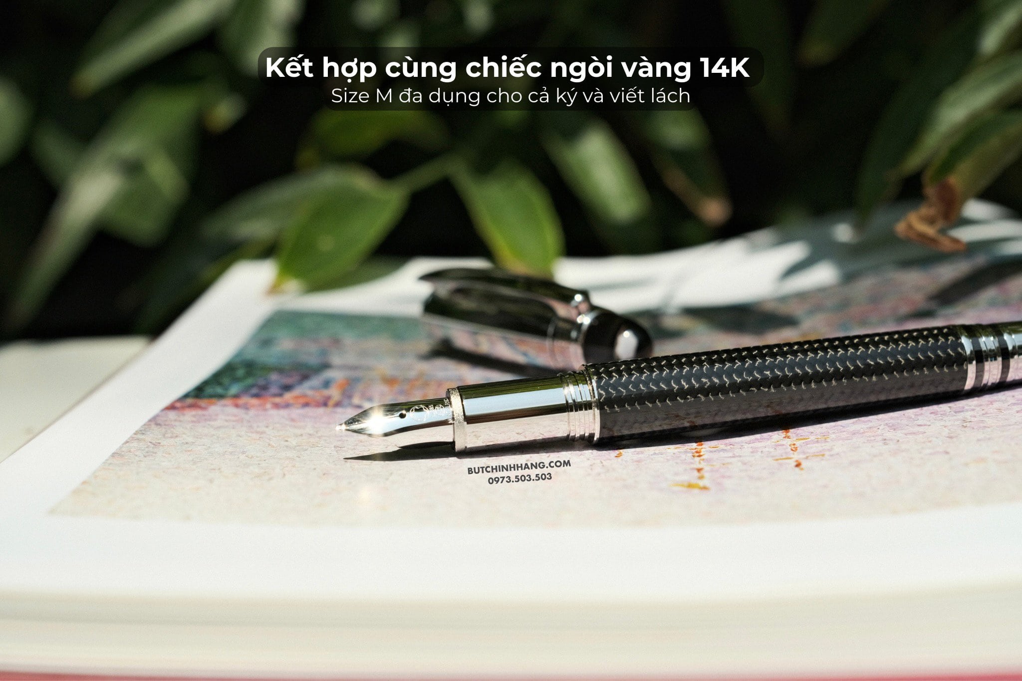 Hàng nghìn sợi carbon đan chéo trên thân bút Montblanc Starwalker ...