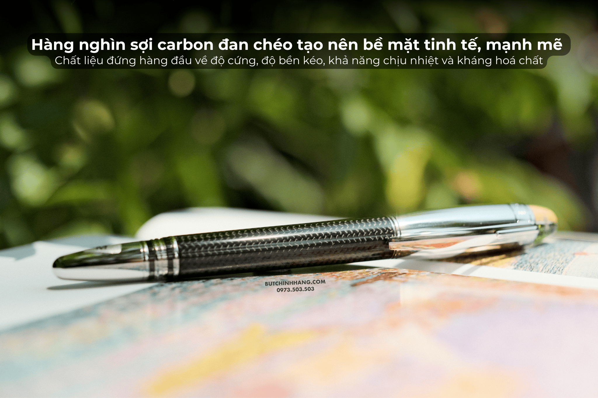 Hàng nghìn sợi carbon đan chéo trên thân bút Montblanc Starwalker ...