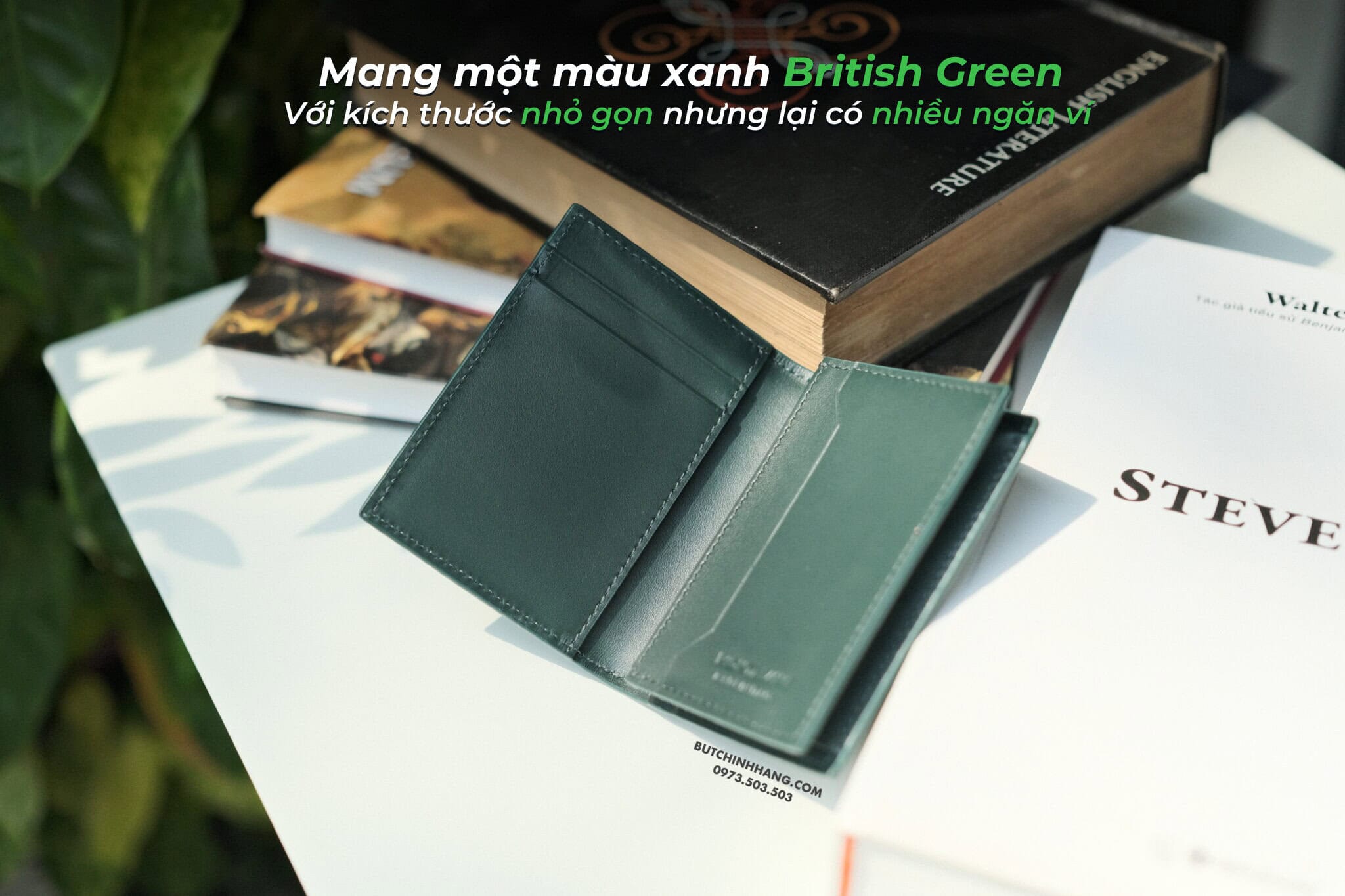 Màu xanh lá cây British Green trên chiếc Card Holder của BST 4810